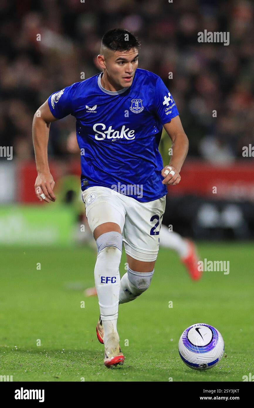 Brentford, UK. 26th Feb, 2025. Midfielder: Carlos Alcaraz (24) of ...