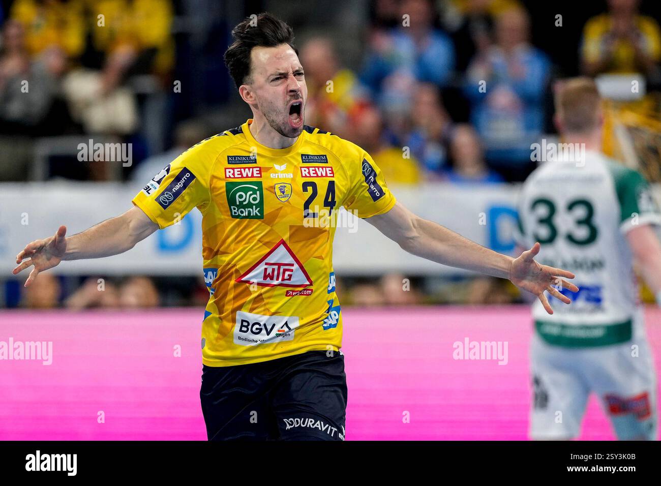 Mannheim, Deutschland. 26th Feb, 2025. Torschütze Patrick Groetzki (RNL ...