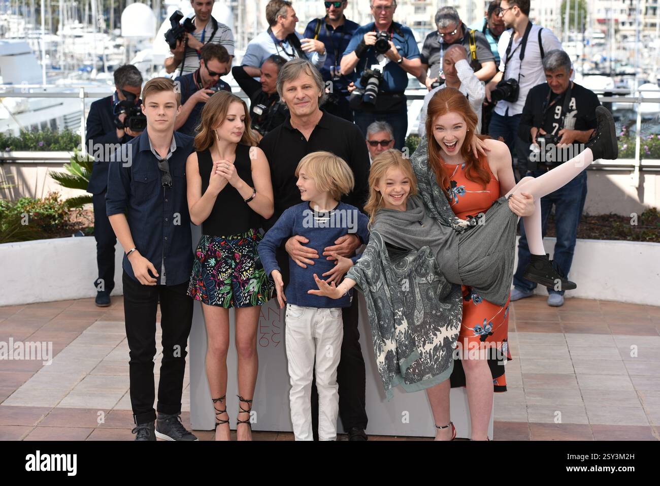 Nicolas Hamilton, Samantha Isler, Charlie Shotwell, Viggo Mortensen ...