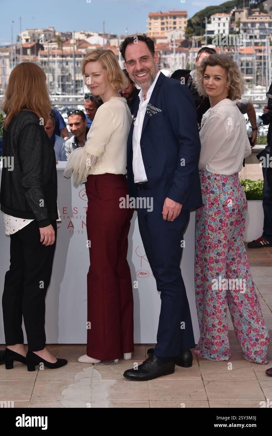 Maren Ade, Sandra Huller, Jonas Dornbach, Lucy Russell at photocall for ...