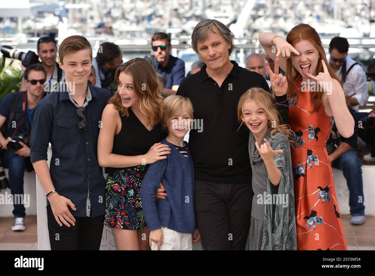 Nicolas Hamilton, Samantha Isler, Charlie Shotwell, Viggo Mortensen ...