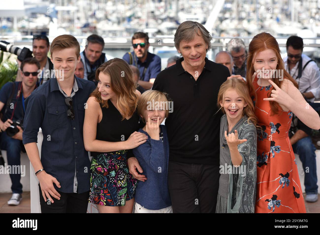 Nicolas Hamilton, Samantha Isler, Charlie Shotwell, Viggo Mortensen ...