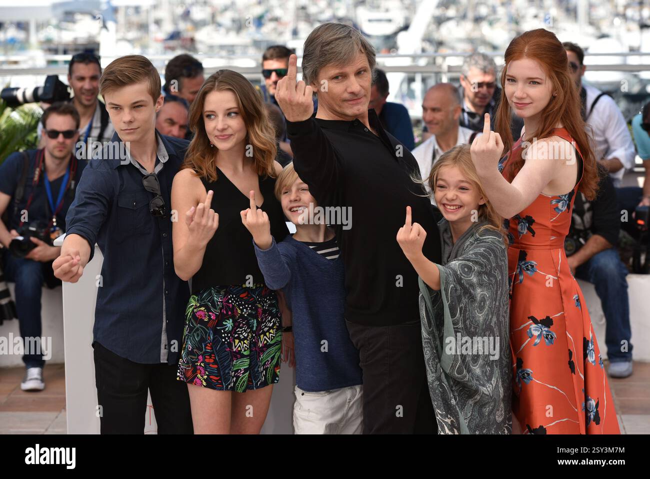 Nicolas Hamilton, Samantha Isler, Charlie Shotwell, Viggo Mortensen ...