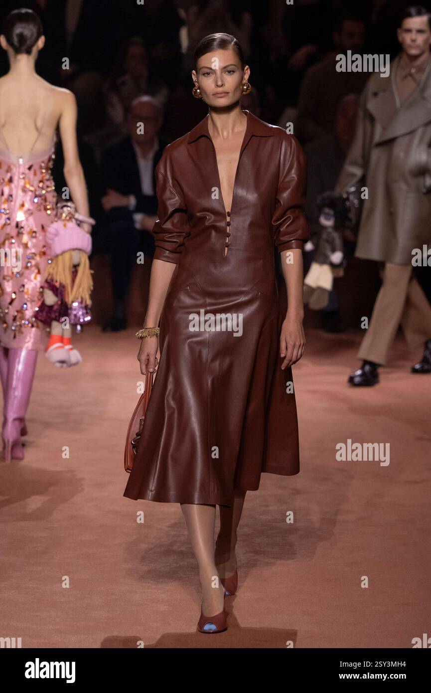 Milan, Italy. 26th Feb, 2025. Model Bibi Breslin walks on the runway ...