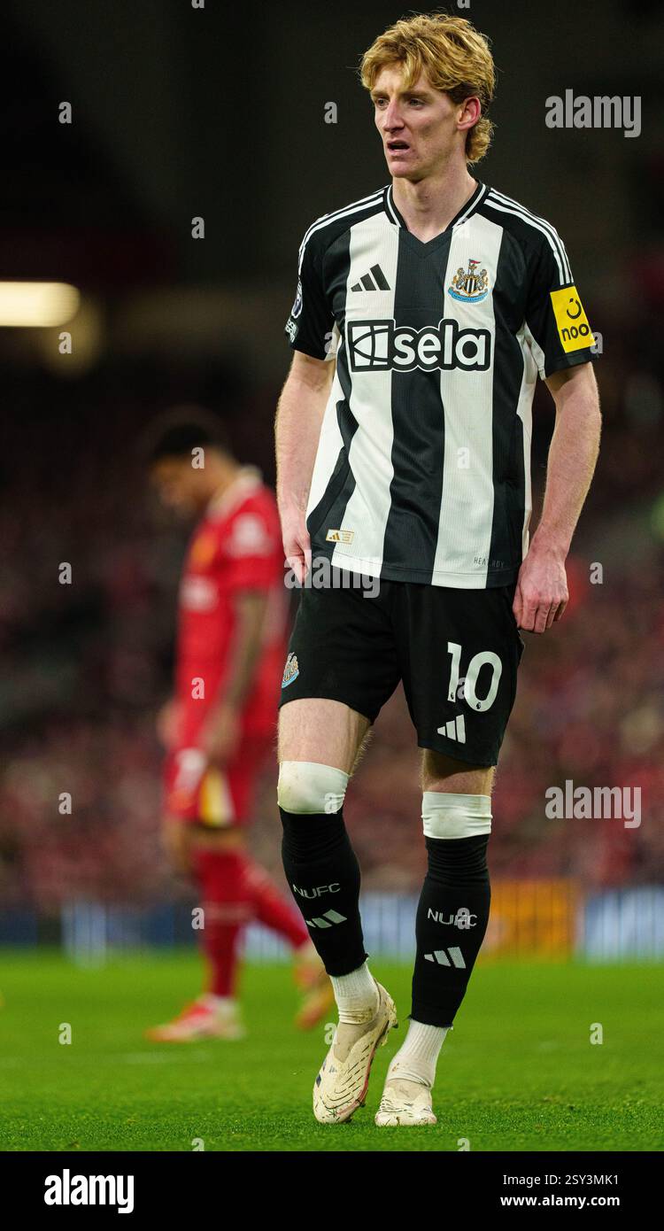 Anthony Gordon of Newcastle United during the Premier League match ...