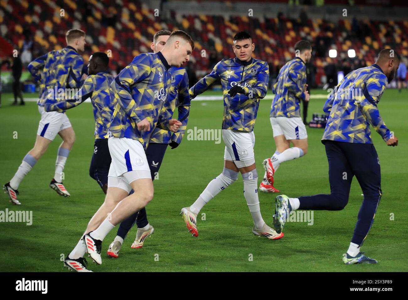 Midfielder: Carlos Alcaraz (24) of Everton warms up prior to kick off ...