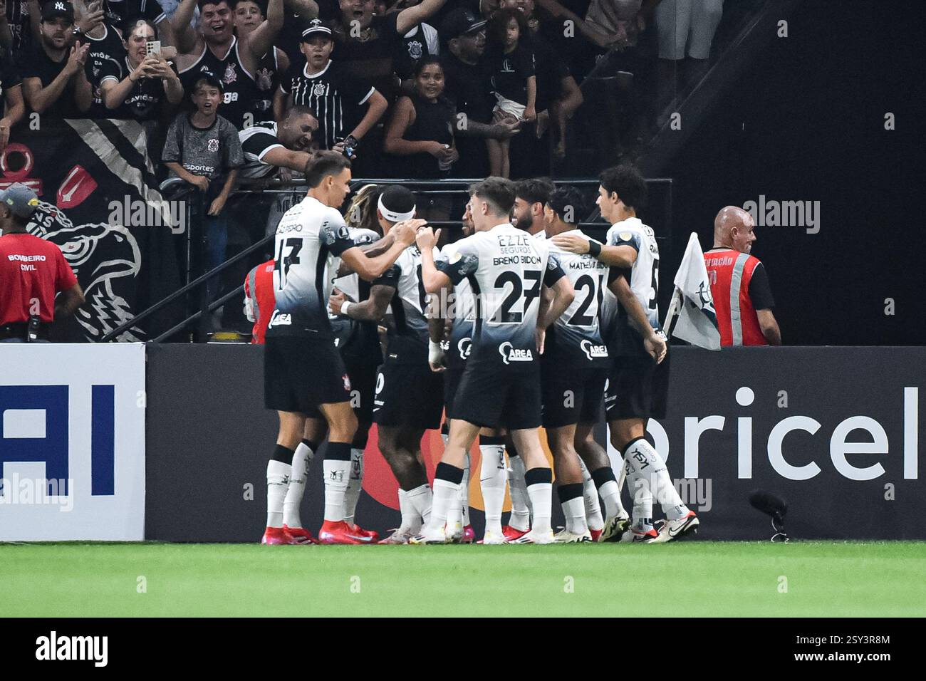 SÃO PAULO, SP - 26.02.2025: CORINTHIANS X UNIVERSIDAD CENTRAL VEN ...