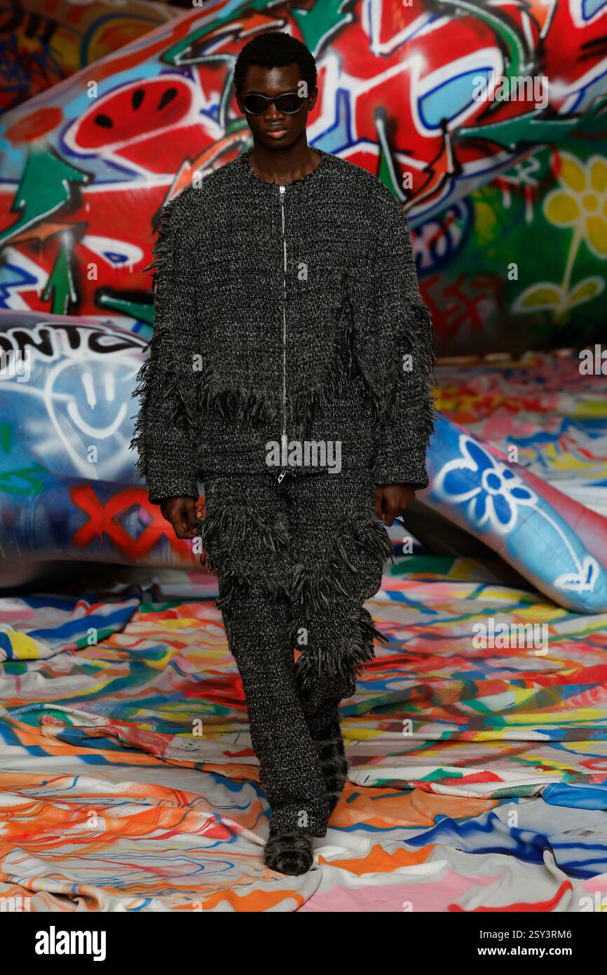 Milan, Italien. 26th Feb, 2025. DIESEL Autumn-Winter 2025 runway during ...