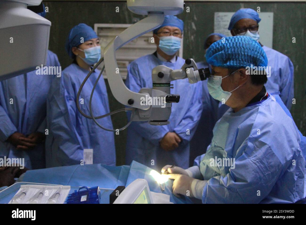Harare, Zimbabwe. 26th Feb, 2025. A Chinese doctor performs cataract ...