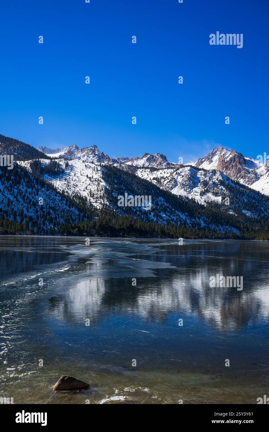 Matterhorn Peak and Sawtooth Ridge above Twin Lakes in winter, Hoover ...