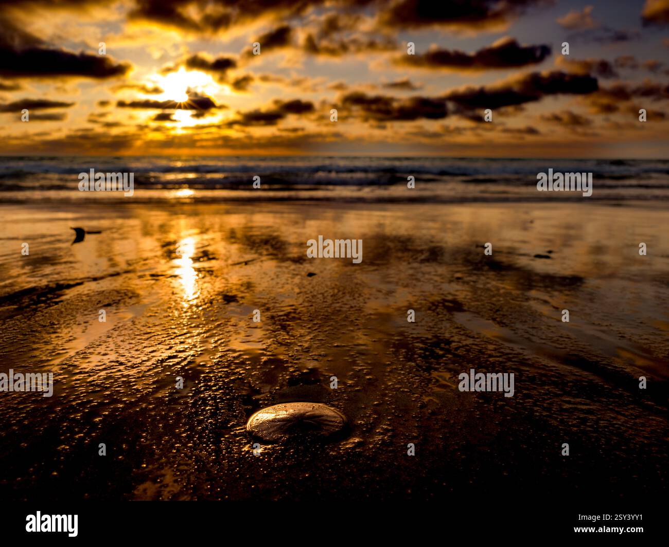 Revealing beautiful deep blue bay hi-res stock photography and images ...