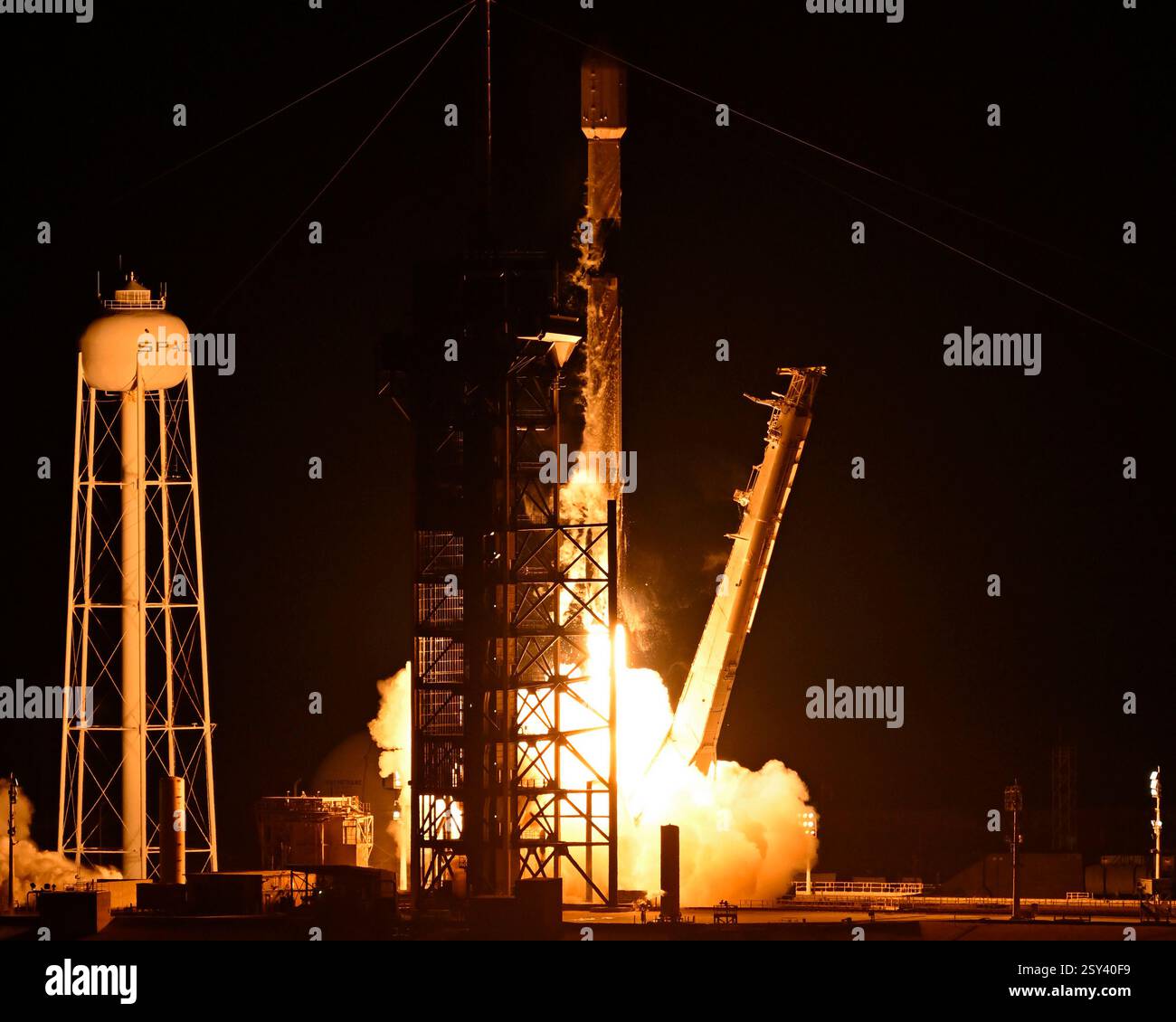 Kennedy Space Center, United States. 26th Feb, 2025. A SpaceX Falcon 9 ...