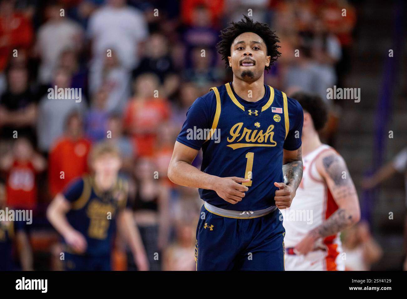 Notre Dame guard Julian Roper II (1) runs back on offense against ...