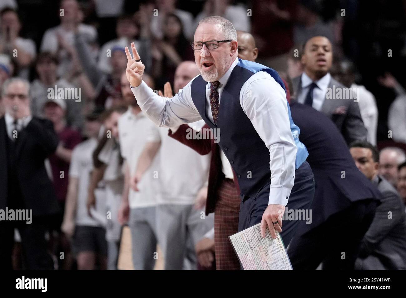 Texas A&M head coach Buzz Williams calls a play for his defense against ...