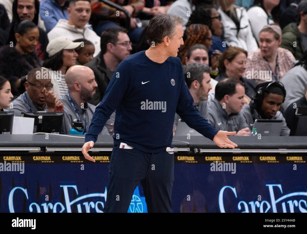 WASHINGTON, DC - FEBRUARY 26: Wizards coach Brian Keefe on the sideline ...
