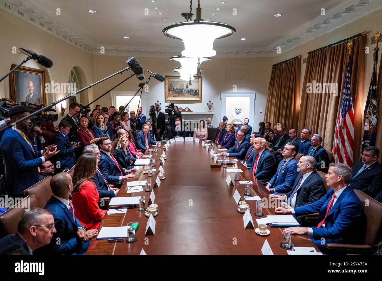 2025 us president donald trump cabinet hi-res stock photography and ...