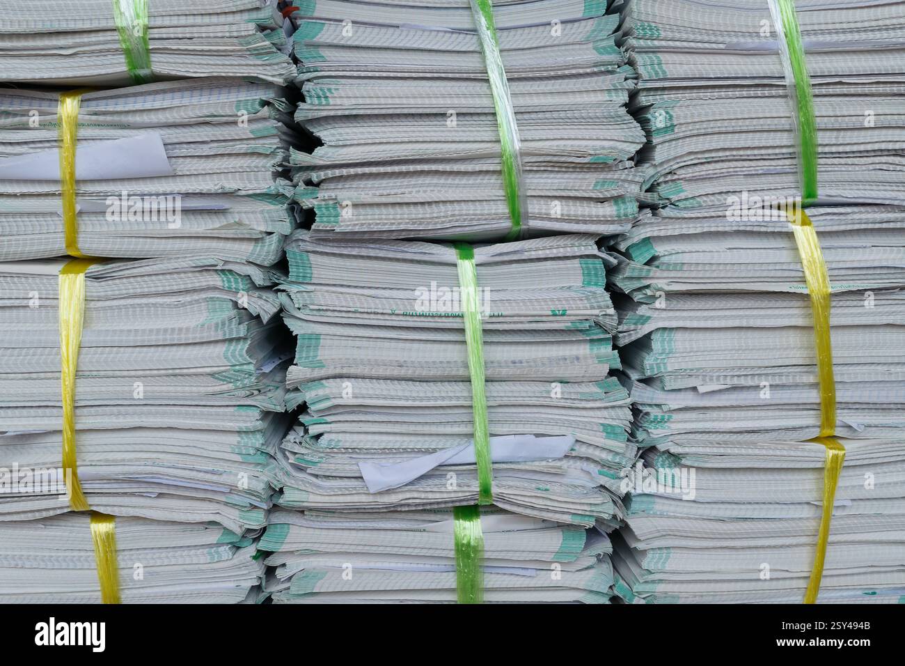 Close up filing cabinet messy hi-res stock photography and images - Alamy