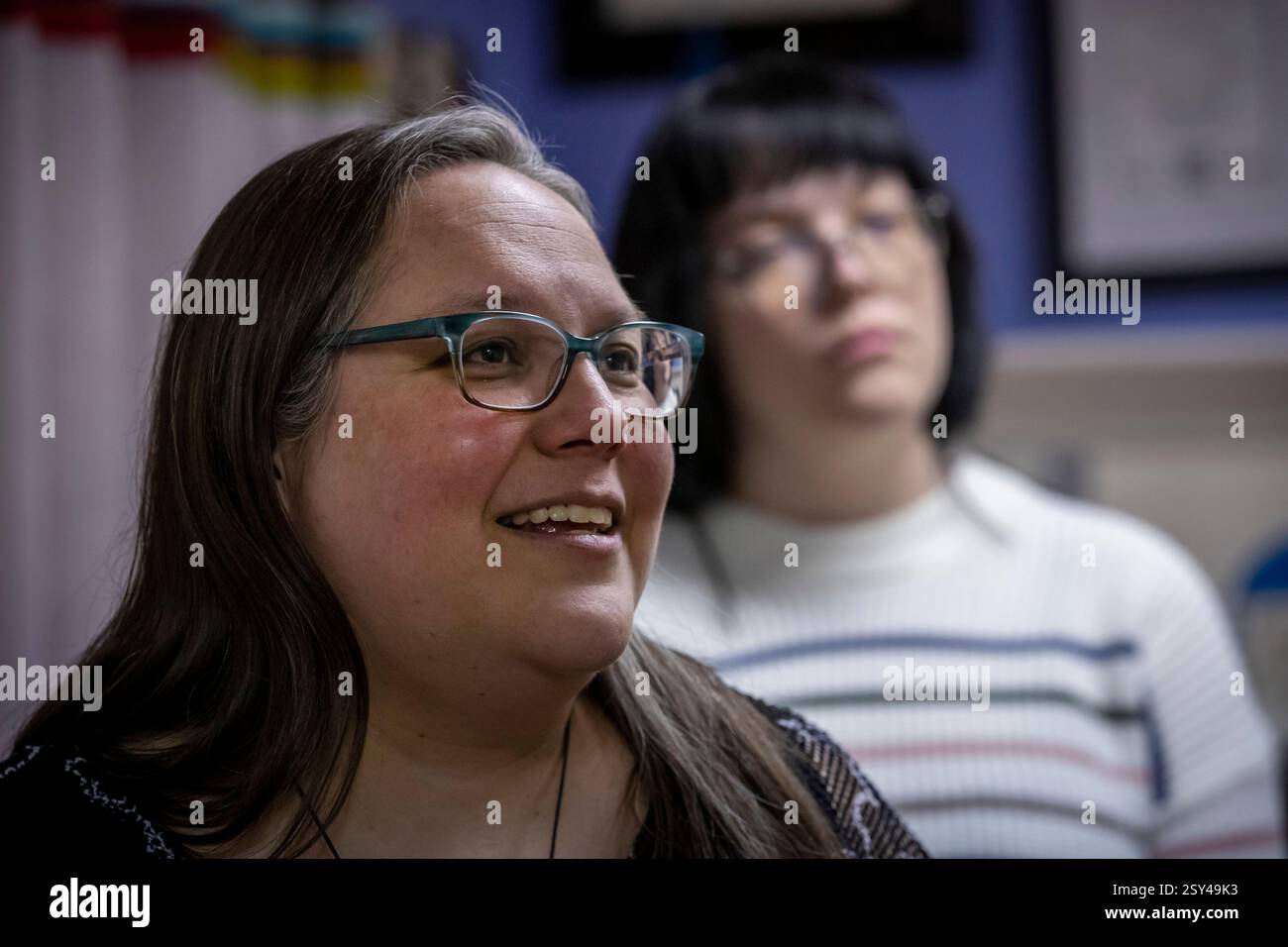 Lorena Edwards, mother of Emiliana Edwards, a former patient of ...
