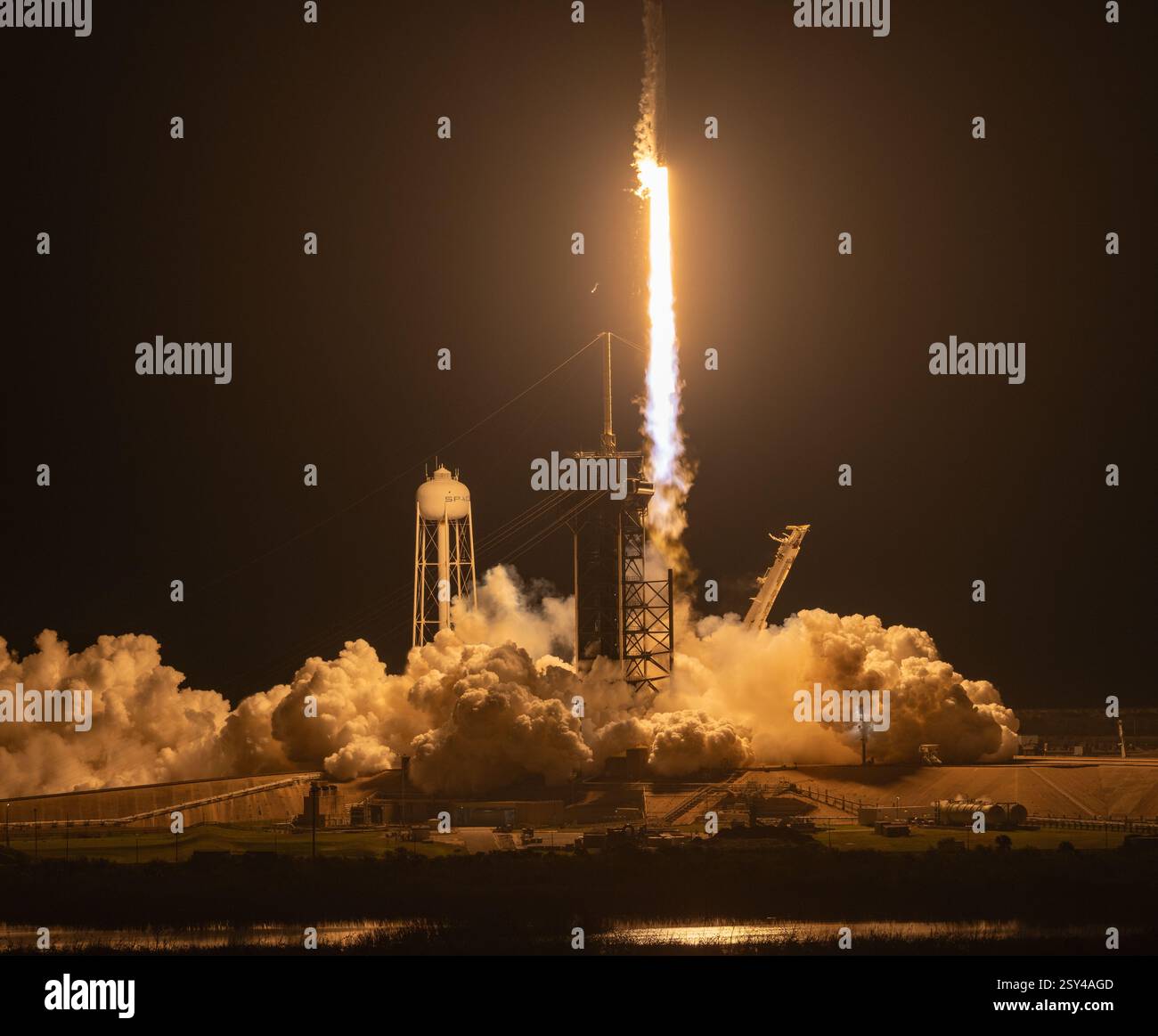 From historic NASA SpaceX LC-39A another moon mission begins for IM-2 ...