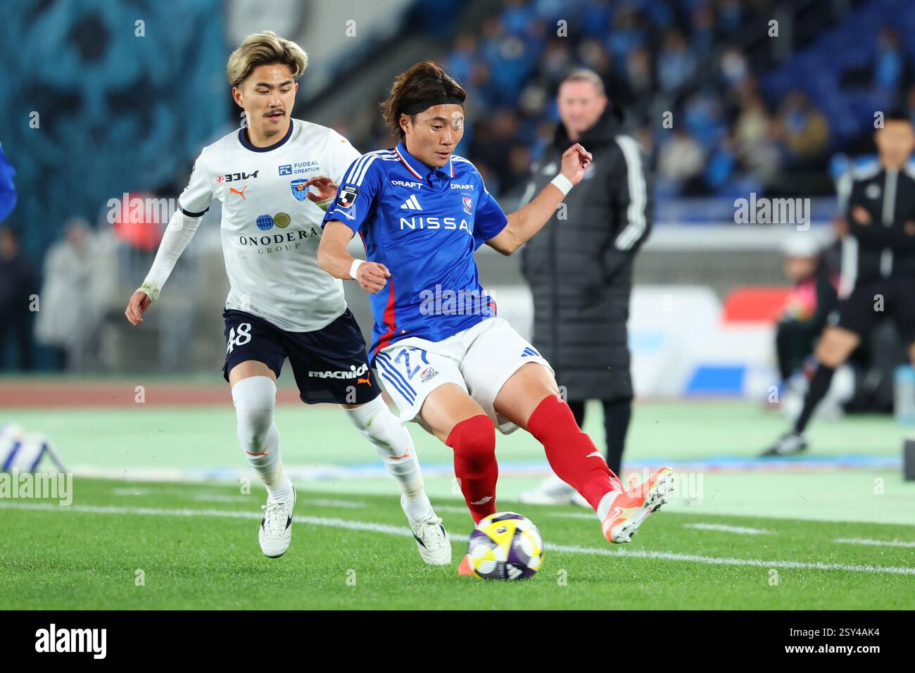 (L-R) Kaili Shimbo (Yokohama FC), Ken Matsubara (F.Marinos), FEBRUARY ...