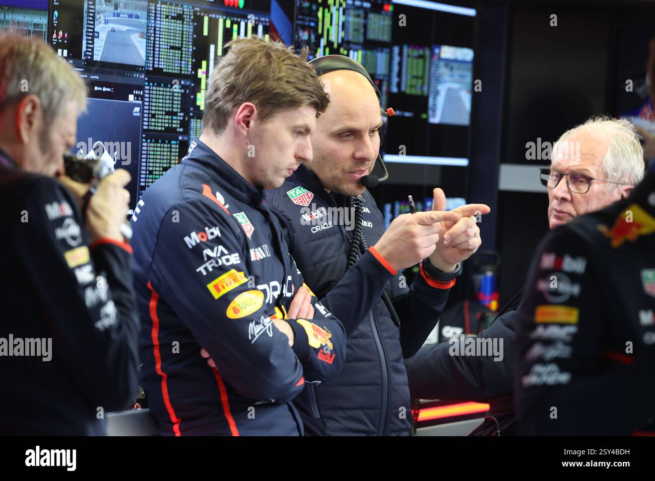 VERSTAPPEN Max (ned), Red Bull Racing RB21, LAMBIASE Gianpiero, Race ...
