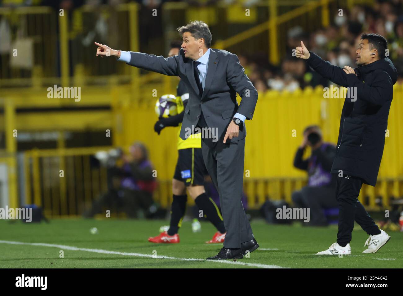 Chiba, Japan. 26th Feb, 2025. Ricardo Rodriguez (Reysol) Football/Soccer : 2025 J1 League match ...