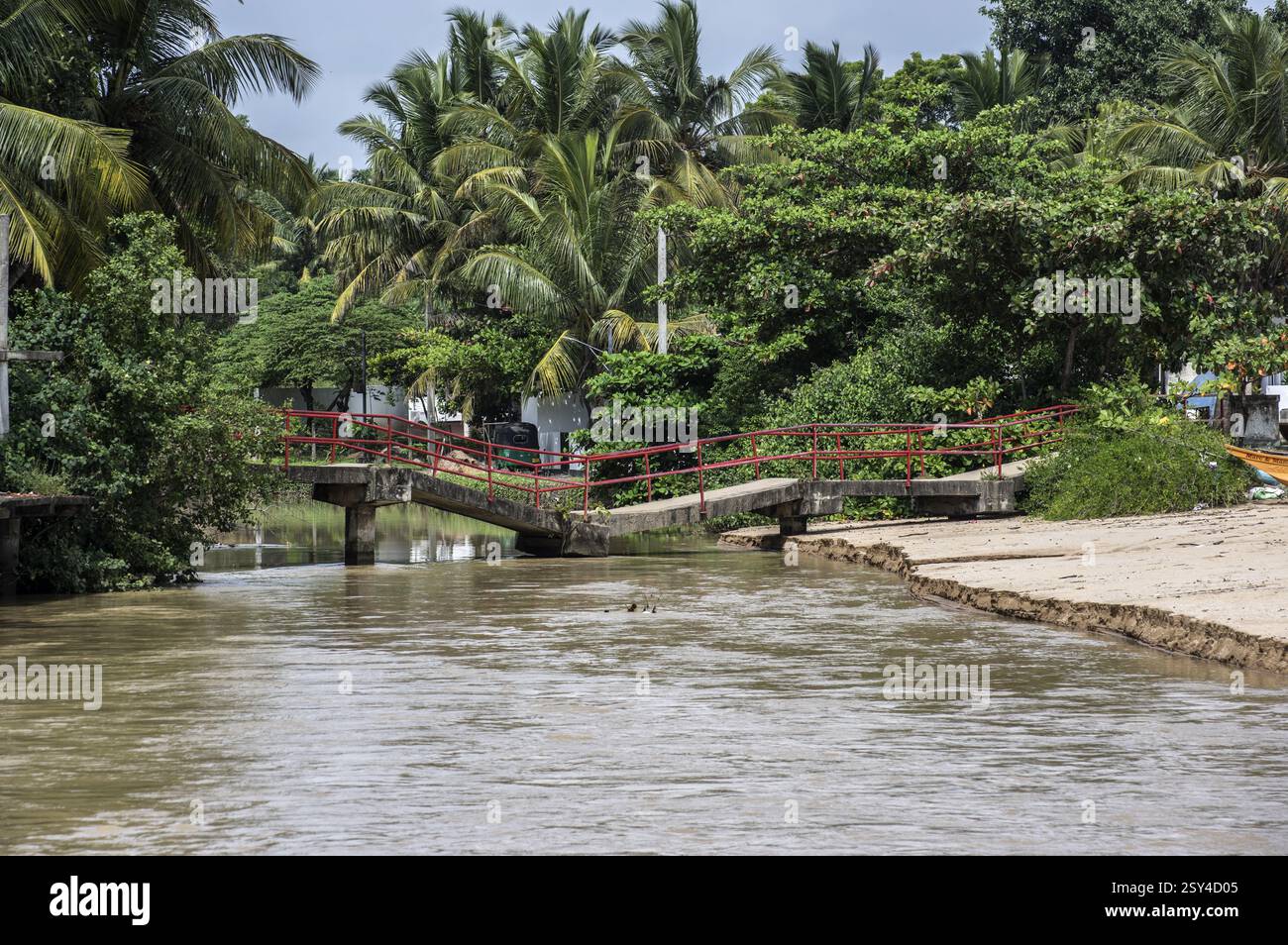 Collapsed bridge yet still functional and in use in Tangalle Sri Lanka ...