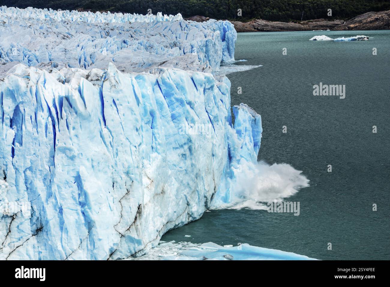 Large piece of glacier breaks off, Perito Moreno Glacier, Los Glaciares National Park, Santa ...