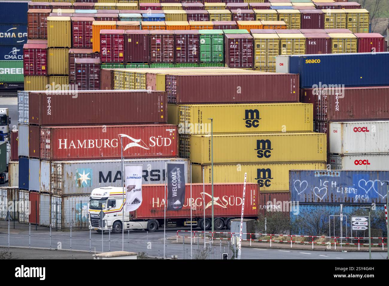 Duisburg Container Terminal Logport 2, Gateway-West-Terminal, on the ...