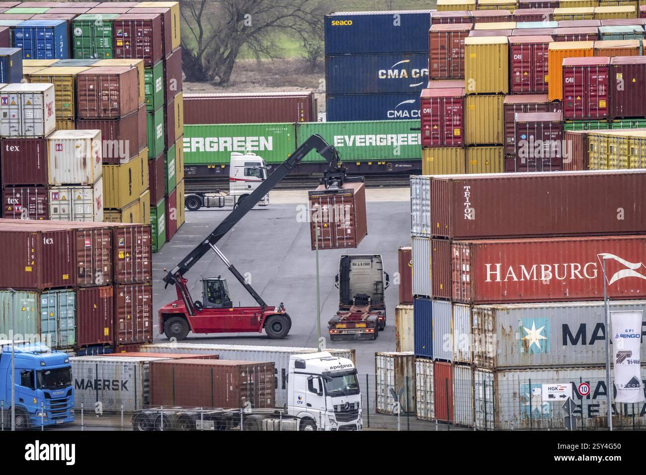 Duisburg Container Terminal Logport 2, Gateway-West-Terminal, on the ...
