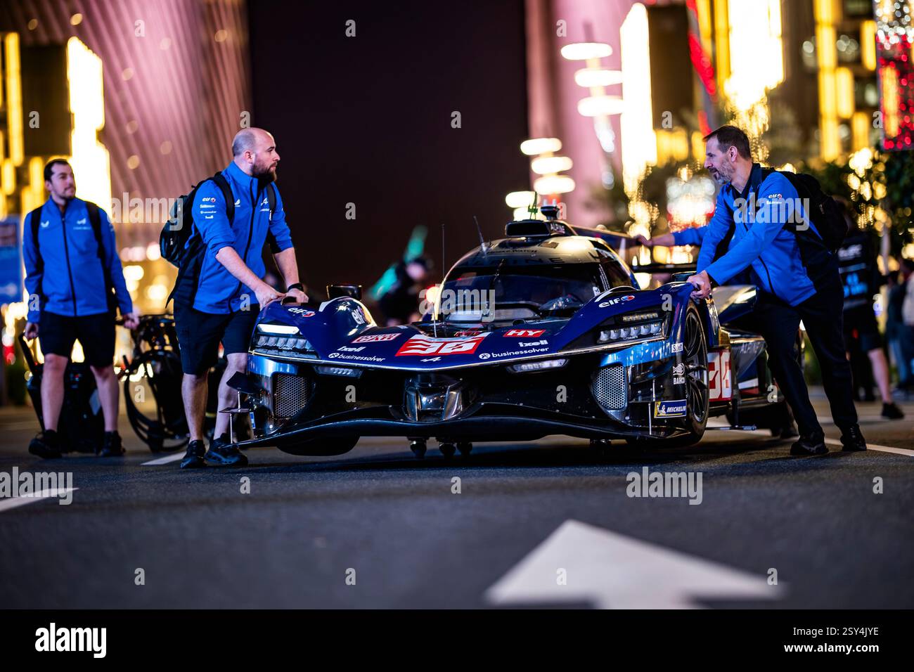 Alpine A424, family picture, ambiance during the, Qatar. , . FIA World ...