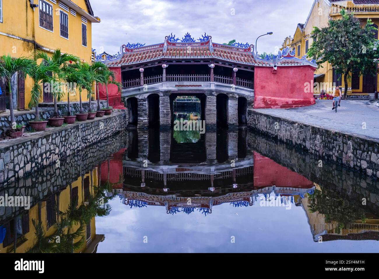 The Japanese Bridge, Chùa Cầu, the Pagoda Bridge, a pedestrian bridge ...