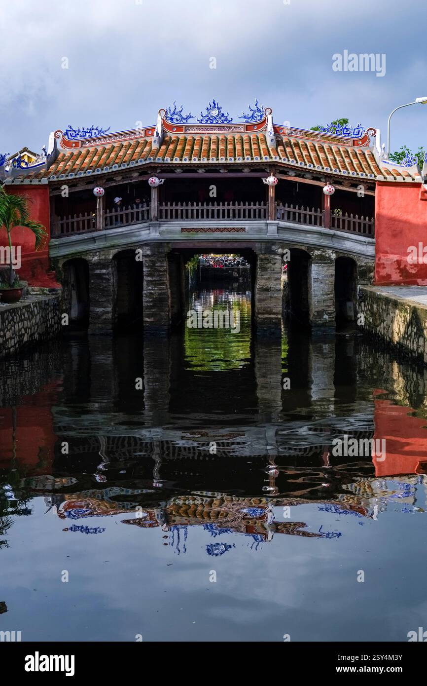 The Japanese Bridge, Chùa Cầu, the Pagoda Bridge, a pedestrian bridge ...