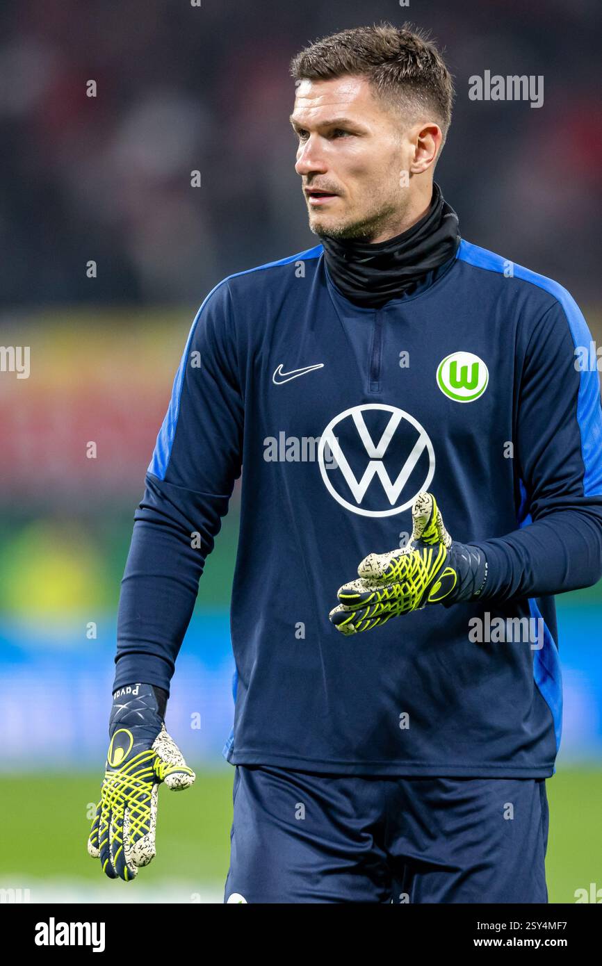 Leipzig, Germany. 26th, February 2025. Goalkeeper Pavao Pervan of ...