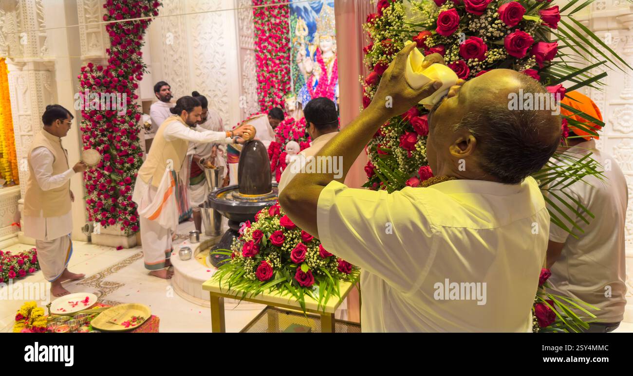 Hindu temple dubai hi-res stock photography and images - Alamy