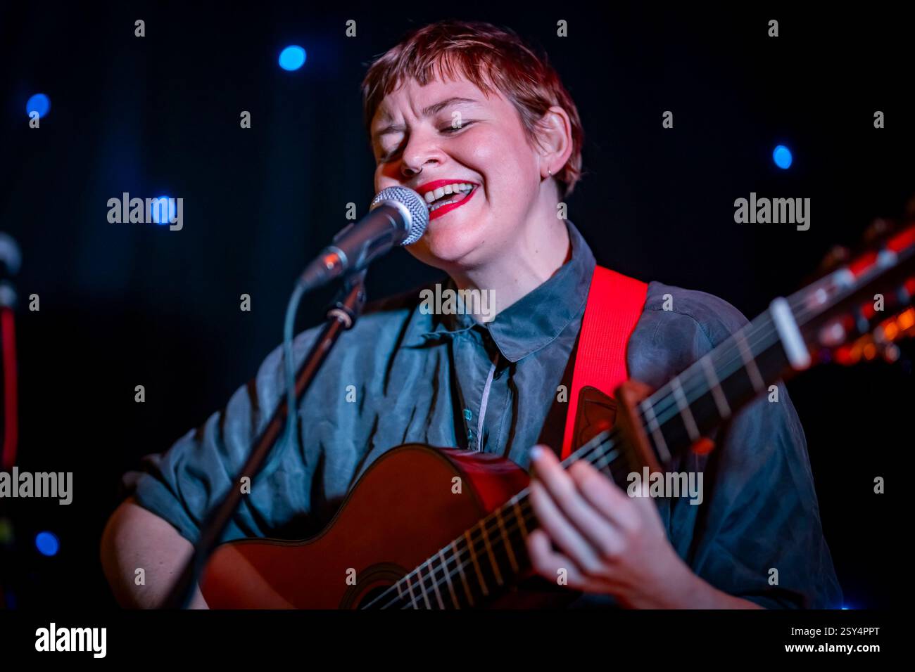 Edinburgh, Scotland. Wed 26 February 2025. Singer-songwriter Faith Eliott onstage at Leith Depot ...