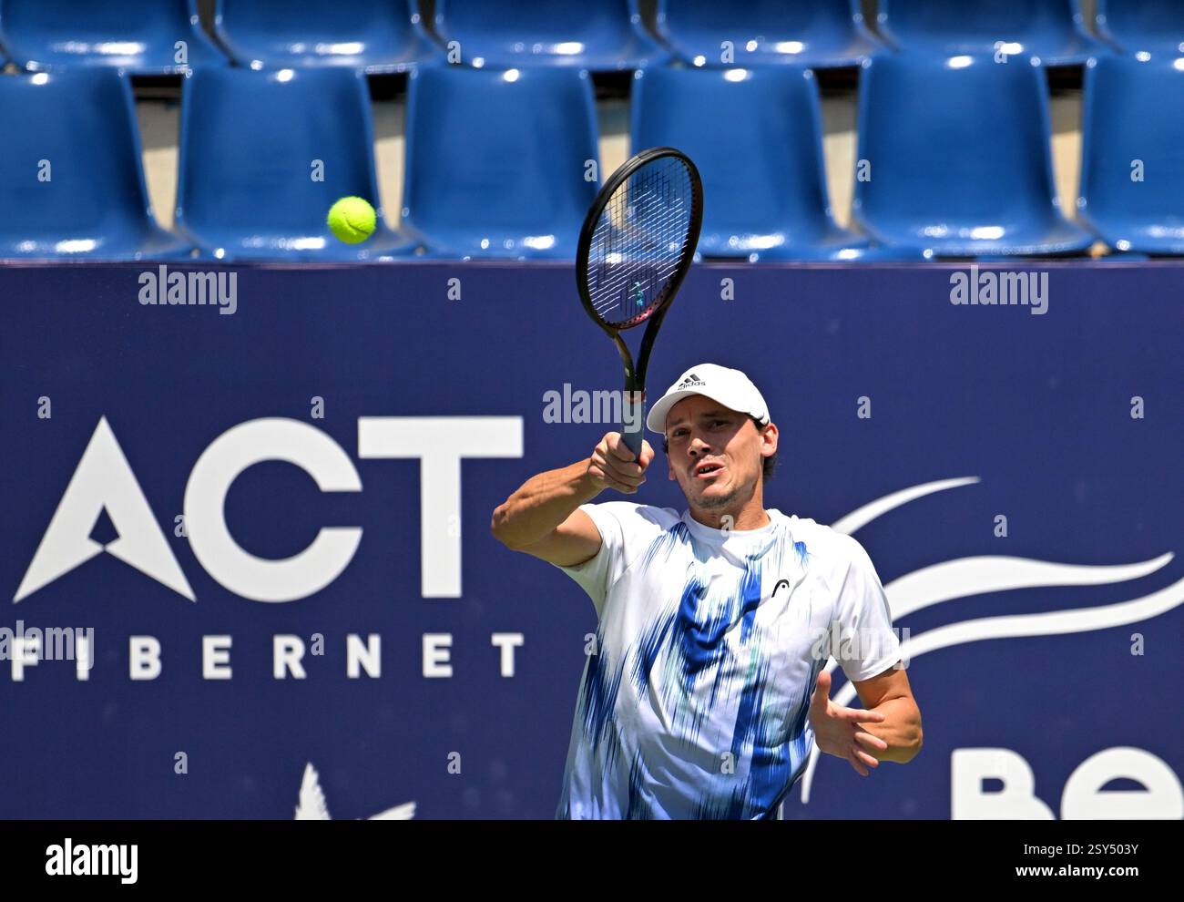 Bengaluru, India. 26th Feb, 2025. British Tennis player Billy Harris ...