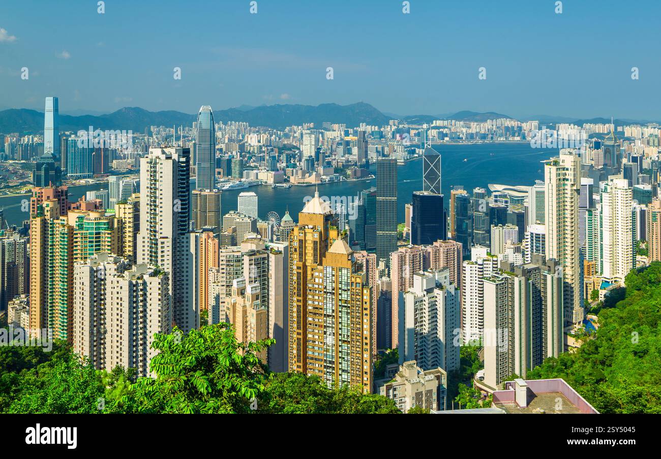 Hong Kong Island (foreground) and Kowloon Island (background) seen from ...