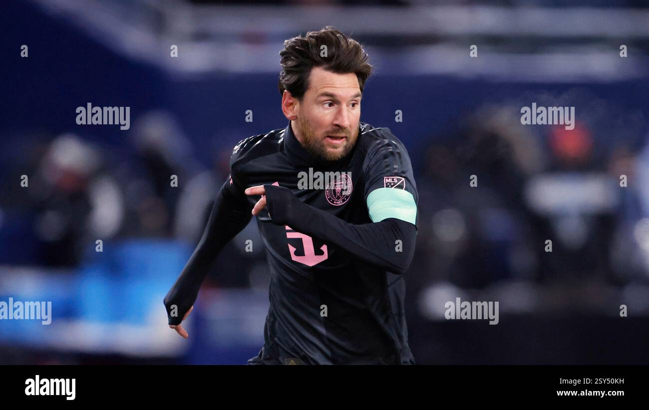 Inter Miami forward Lionel Messi (10) during the first half of a ...