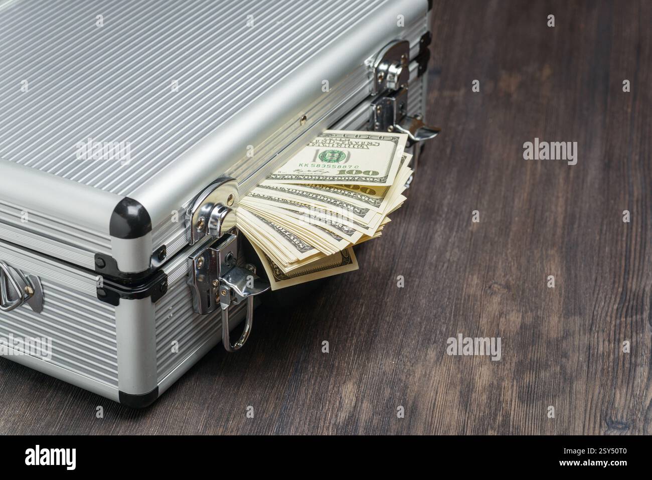 Case view hi-res stock photography and images - Alamy