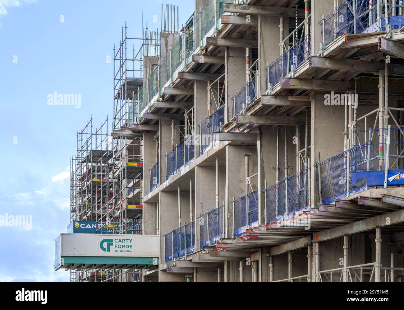 Construction work on Paramount Place at the top of Mount Pleasant Road ...