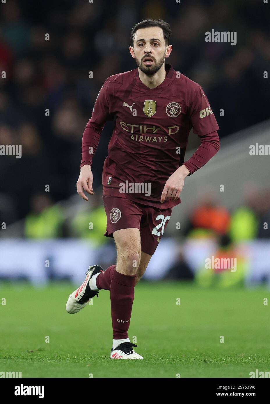 London, UK. 26th Feb, 2025. Bernardo Silva of Manchester City during ...