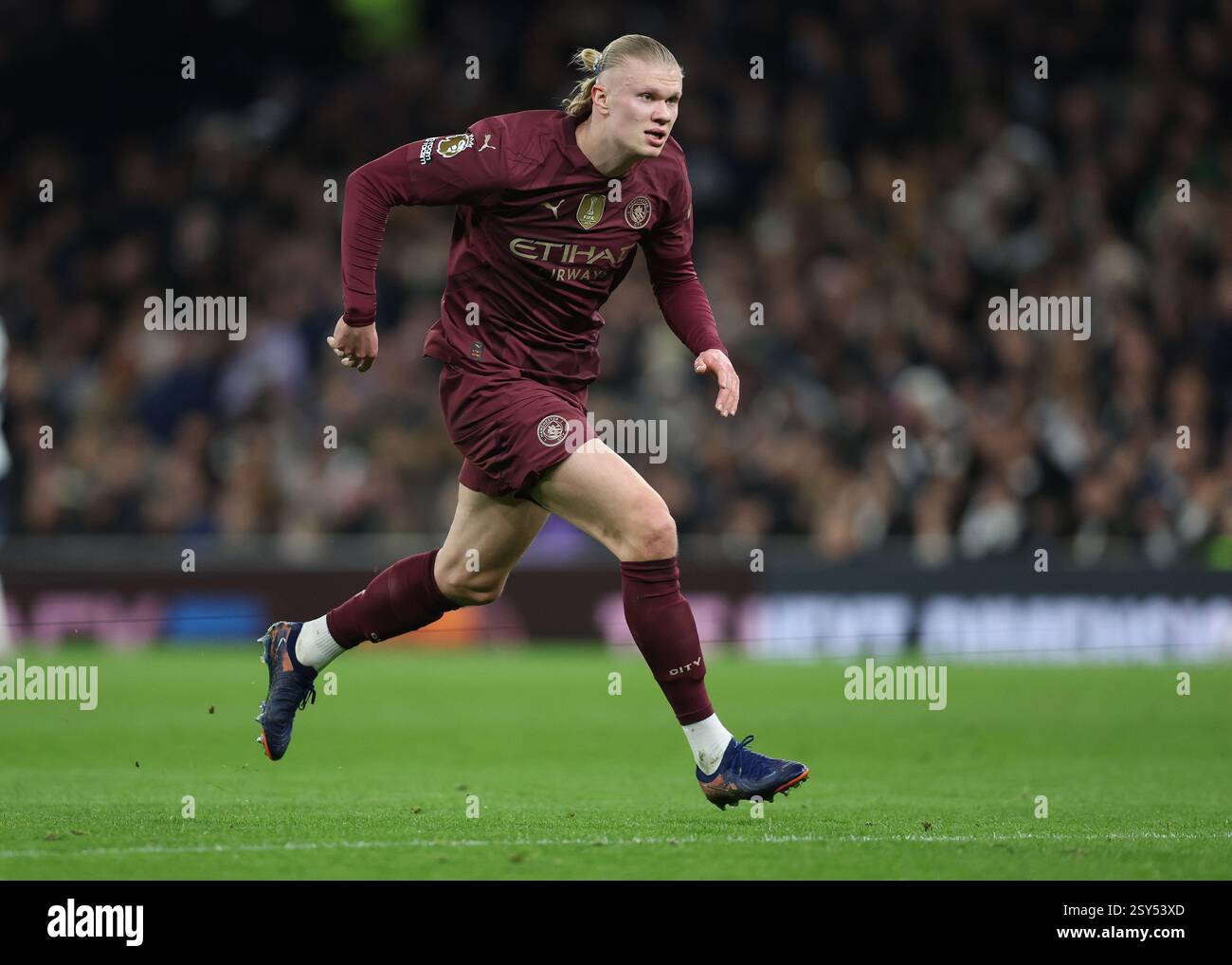 London, UK. 26th Feb, 2025. Erling Haaland of Manchester City during ...