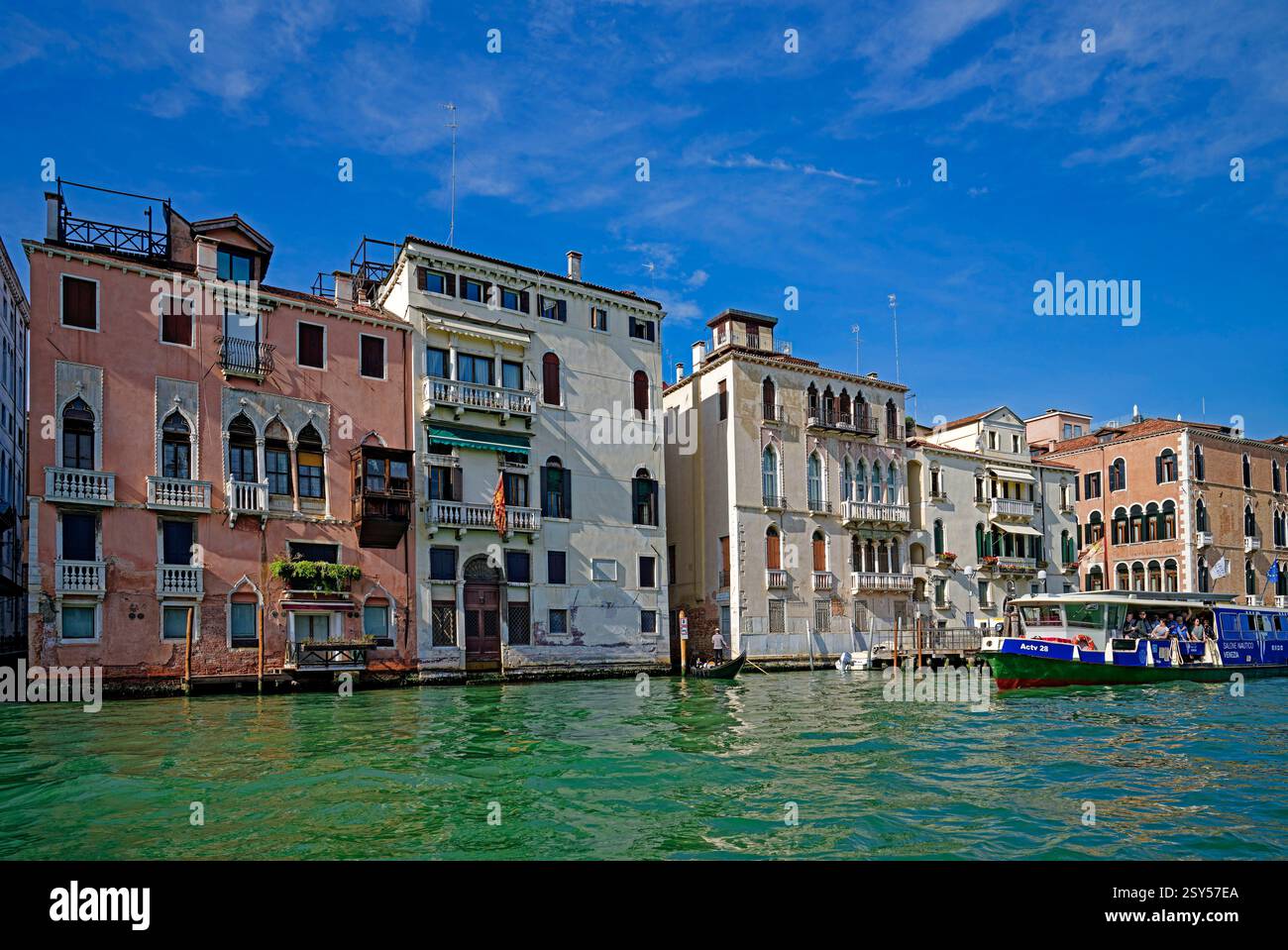 Canal Grande, Häuserfronten, Boote, Gondel, Canal Grande, house fronts ...