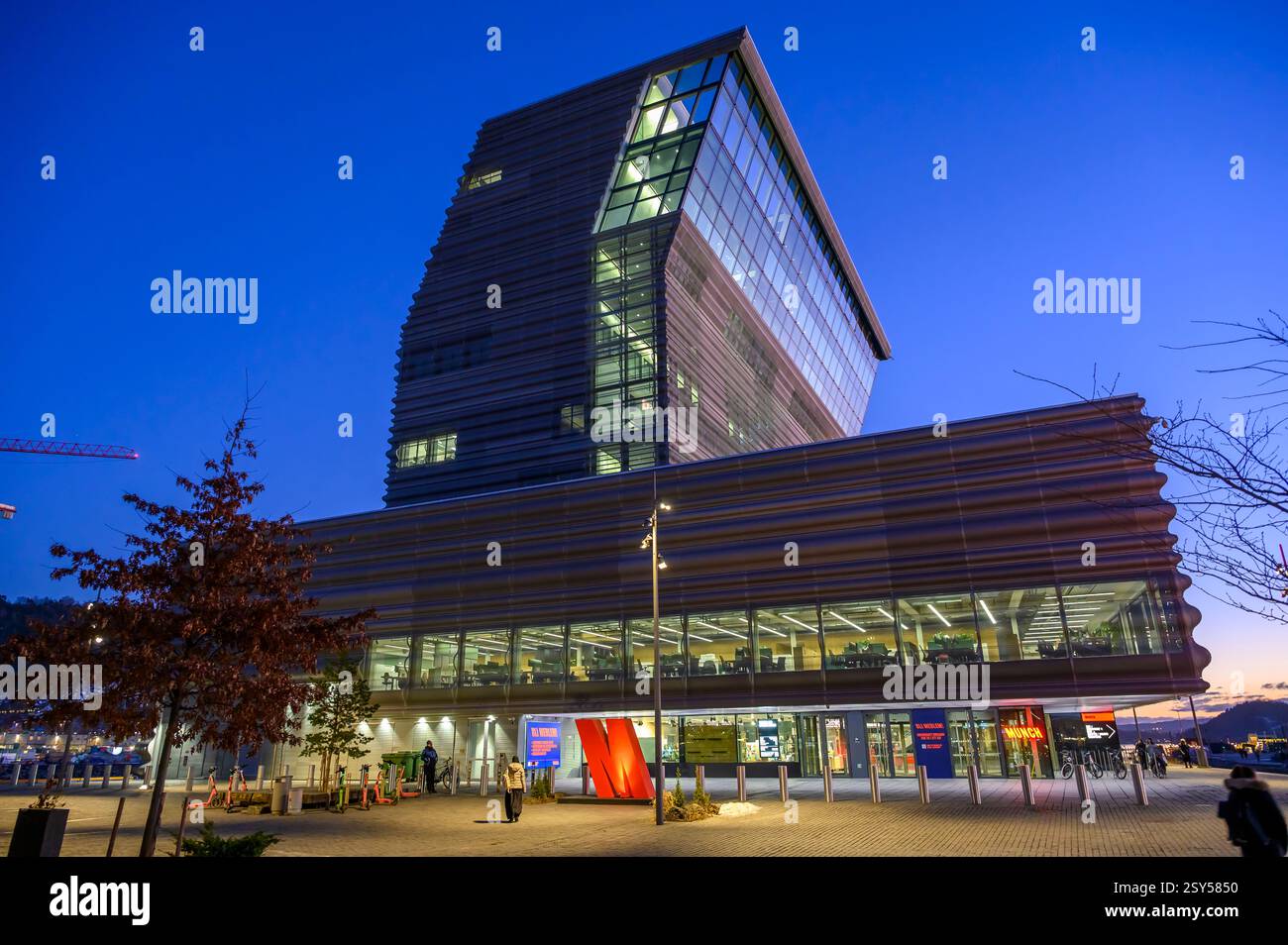 Exterior of the Munch Museum (Munchmuseet / Munch) at dusk in winter ...
