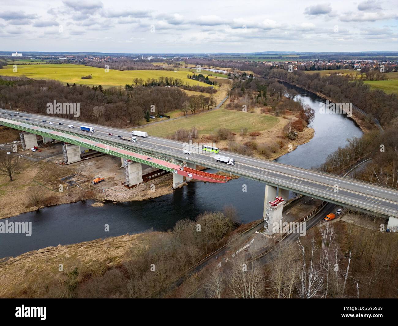 27 February 2025, Saxony, Grimma: The new Mulde bridge on the A14 near ...