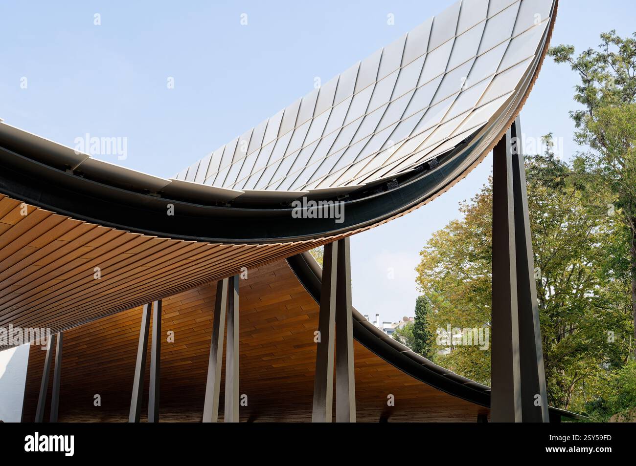 Curved wooden and metallic roof of the Calouste Gulbenkian Museum’s new ...