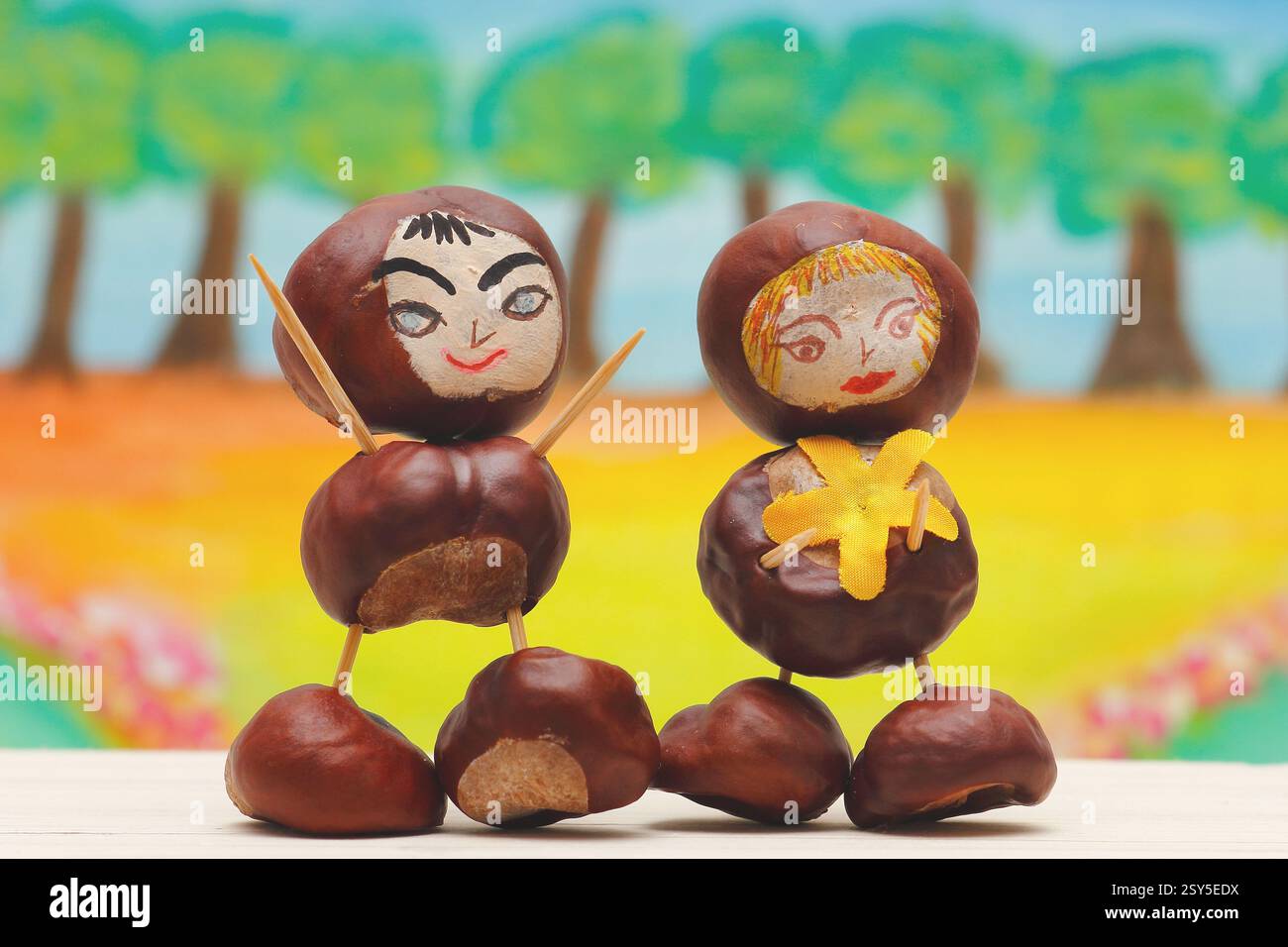 Zwei kastanienfiguren hi-res stock photography and images - Alamy