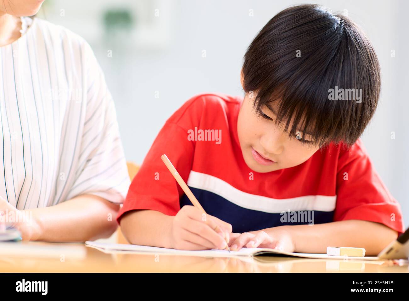Japanese mother son doing hi-res stock photography and images - Alamy
