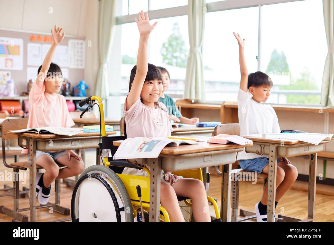 Japanese Kids In Classroom Stock Photo - Alamy